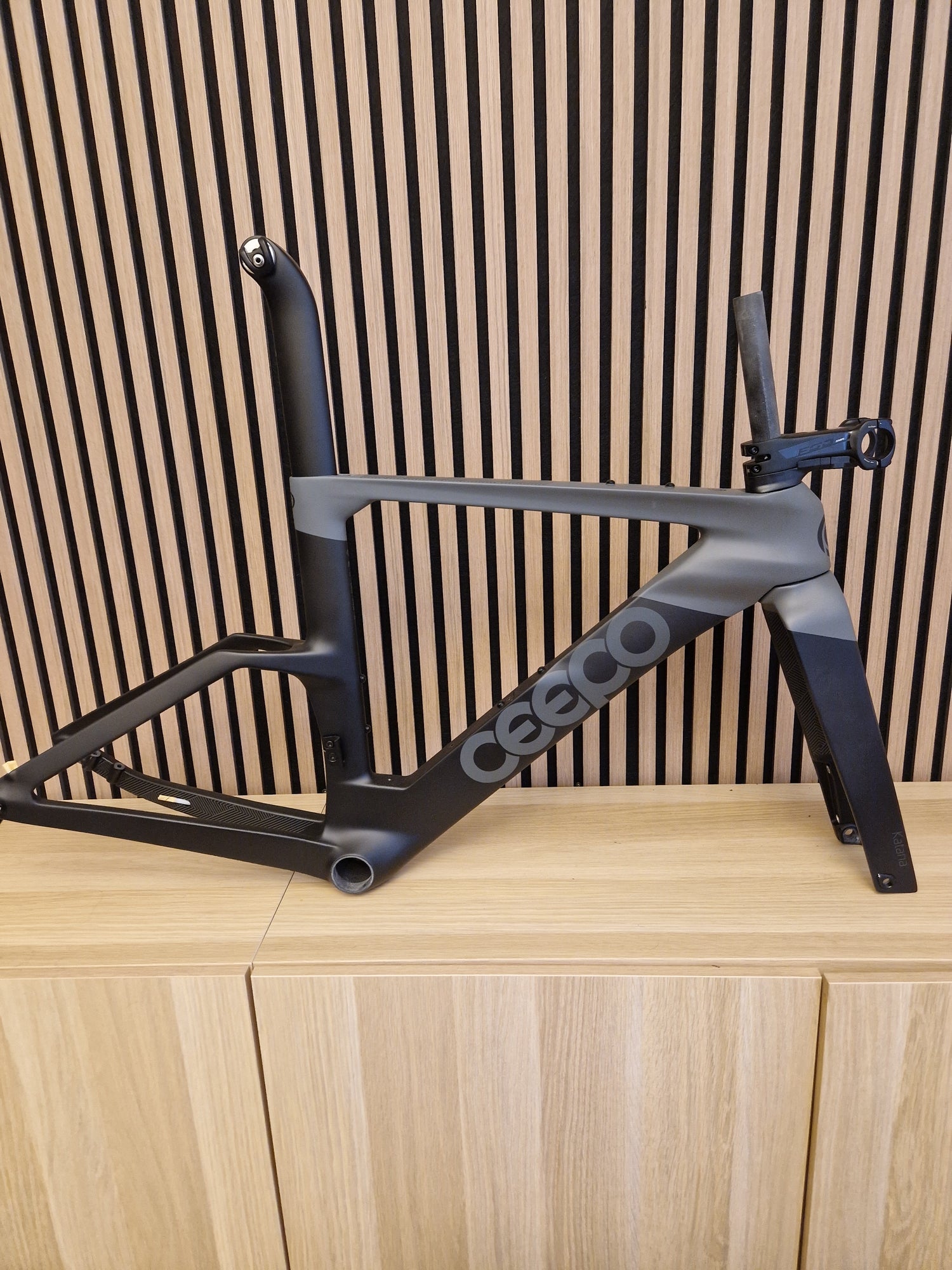 Ceepo Katana 5.0 Frameset - Midnight Stealth - Medium – Pain Free Power ...