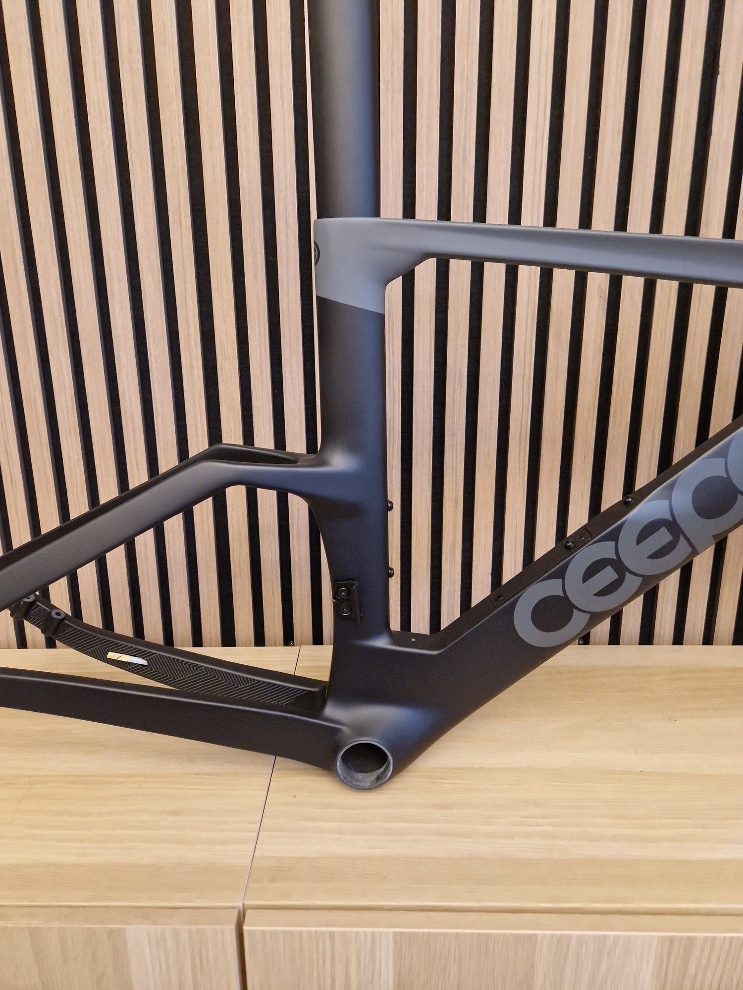 Ceepo Katana 5.0 Frameset - Midnight Stealth - Medium – Pain Free Power ...